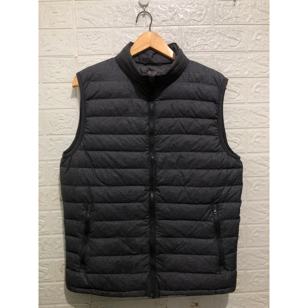 UNIQLO ultralight down vest long neck dark grey/Charcoal | Shopee ...
