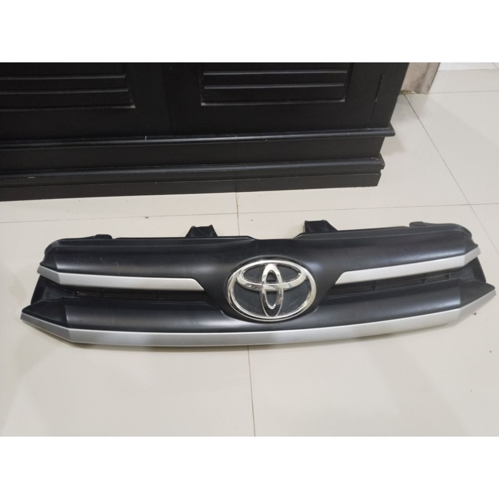 Original Toyota innova reborn Type G front grill removed | Shopee ...