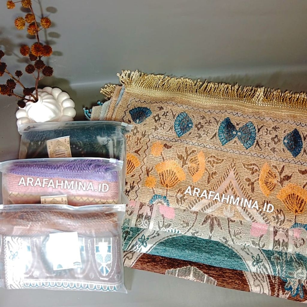 Hampers Souvenirs Prayer Rug Tassel Braided Midi Complete Tasbih, Hajj Umrah Souvenirs ...