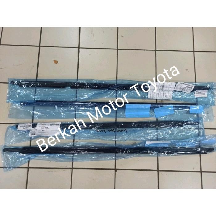 Front Exterior Glass Door Seam Rear/ Kijang Innova 2006 2007 2008 2009 ...