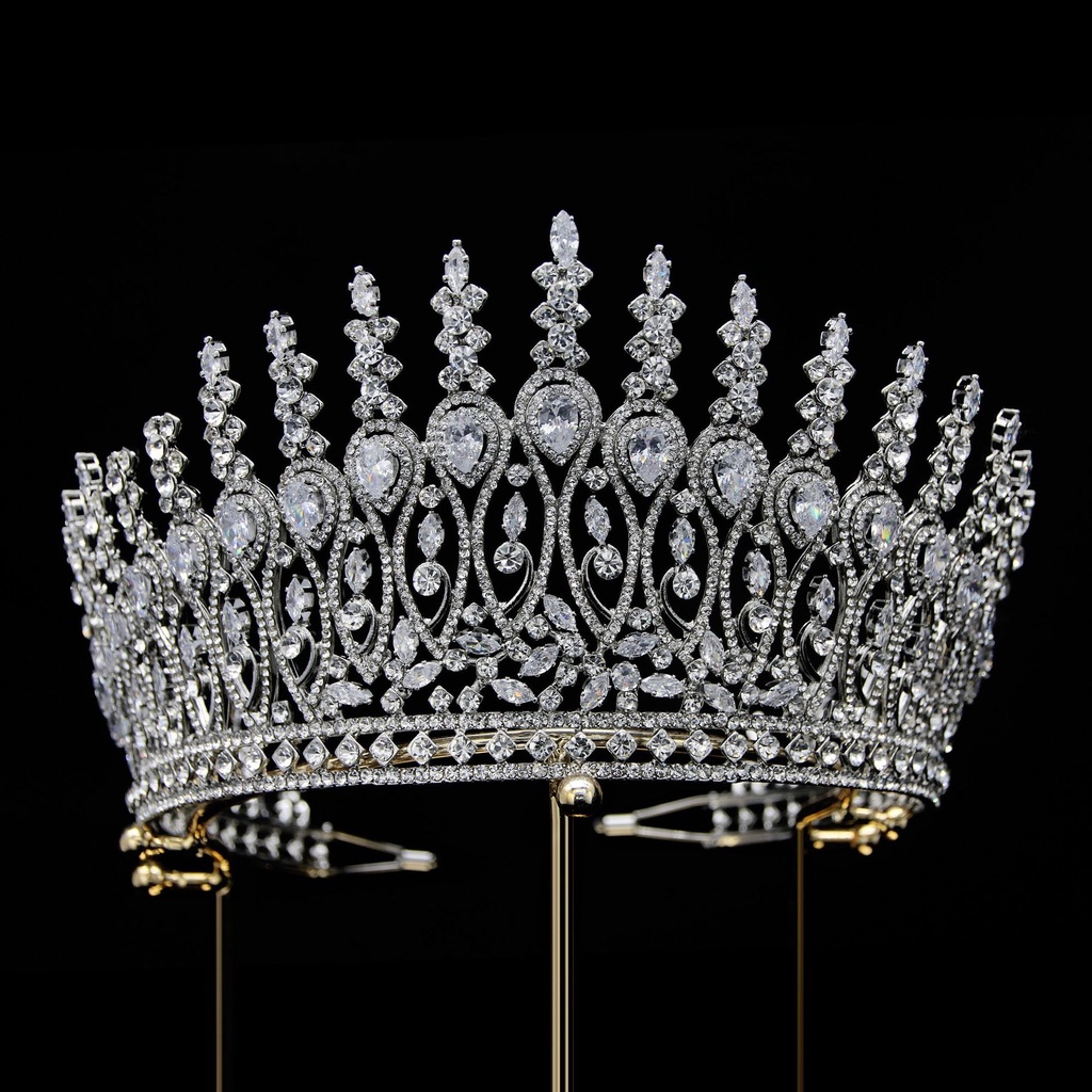 Miss Universe Brazil state pageant crown Zircon big crown Birthday ...