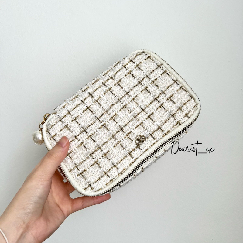 THE HISTORY OF WHOO French Design Vanity Zipper Beauty Pouch in Beige ...