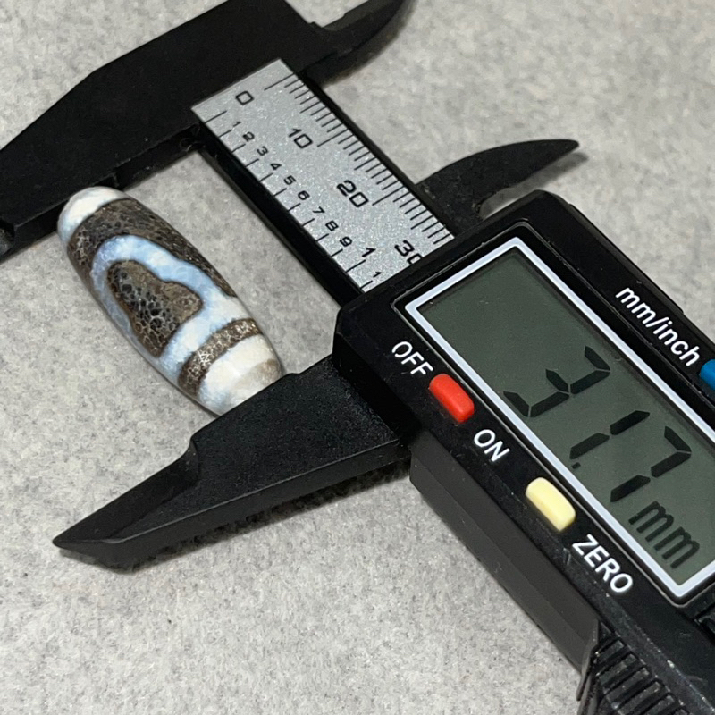 268DZI One Eyed Dzi / 1 Eyed Mountain Peak Dzi / 一眼靠山天珠 / Manik Tibet ...