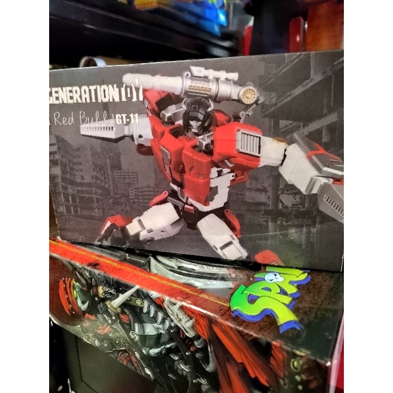 Generation Toy GT-11 Red Bull Transformers Sideswipe No Instructions ...