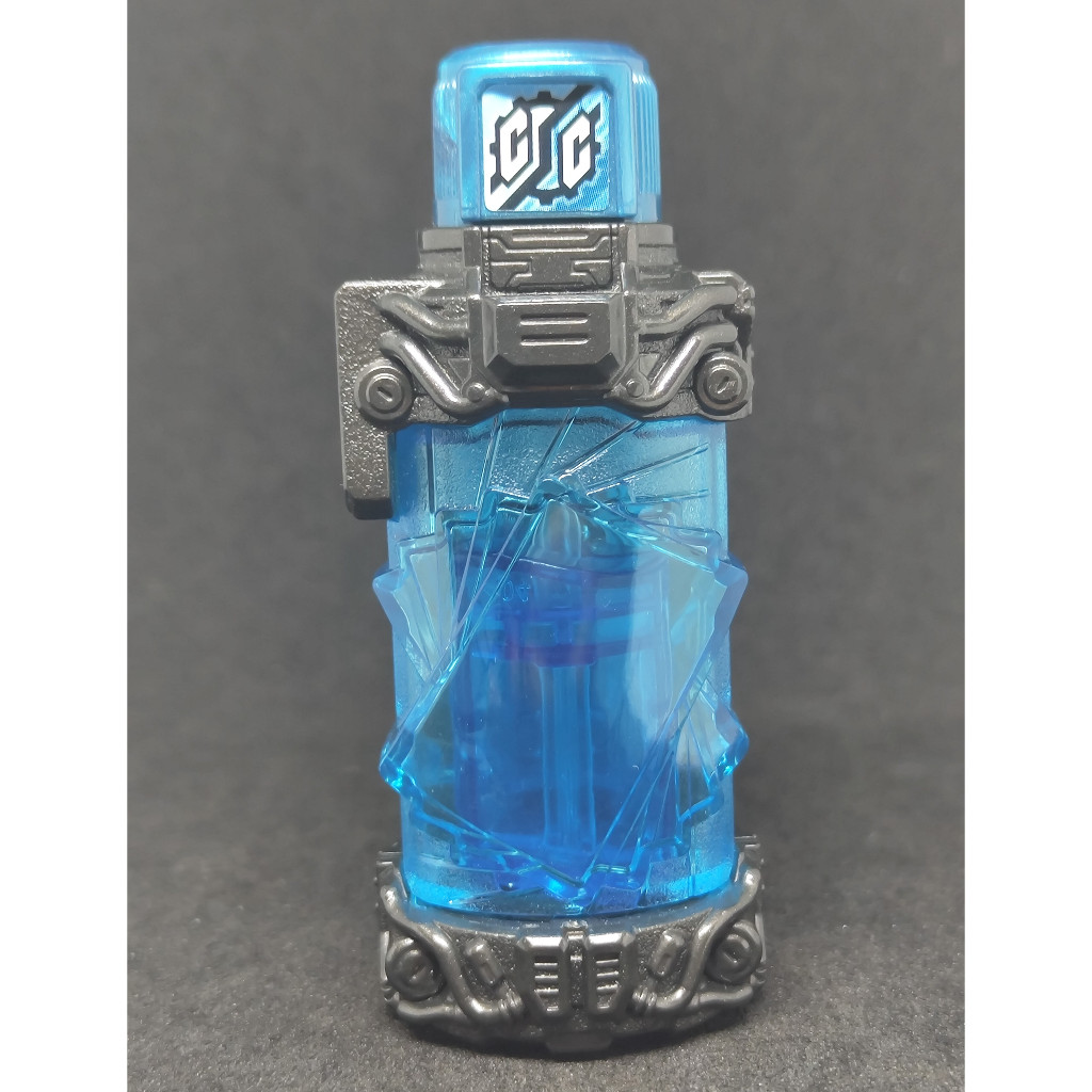 BANDAI DX CARD FULLBOTTLE KAMEN RIDER BUILD FULL BOTTLE | Shopee ...