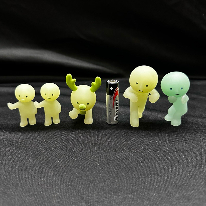 Smiski Glow in the Dark Series 1 Secret Figure Lost Reindeer and Others ...