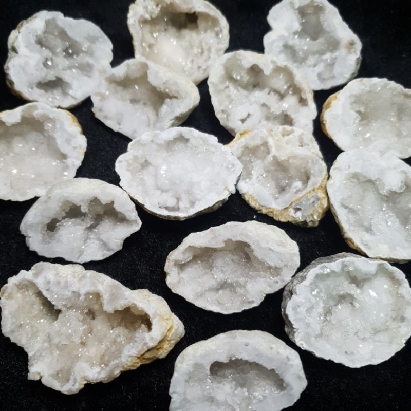 Natural White Crystal Mini Cave Crystal Raw Stone 天然白水晶小晶洞原矿 | Shopee ...