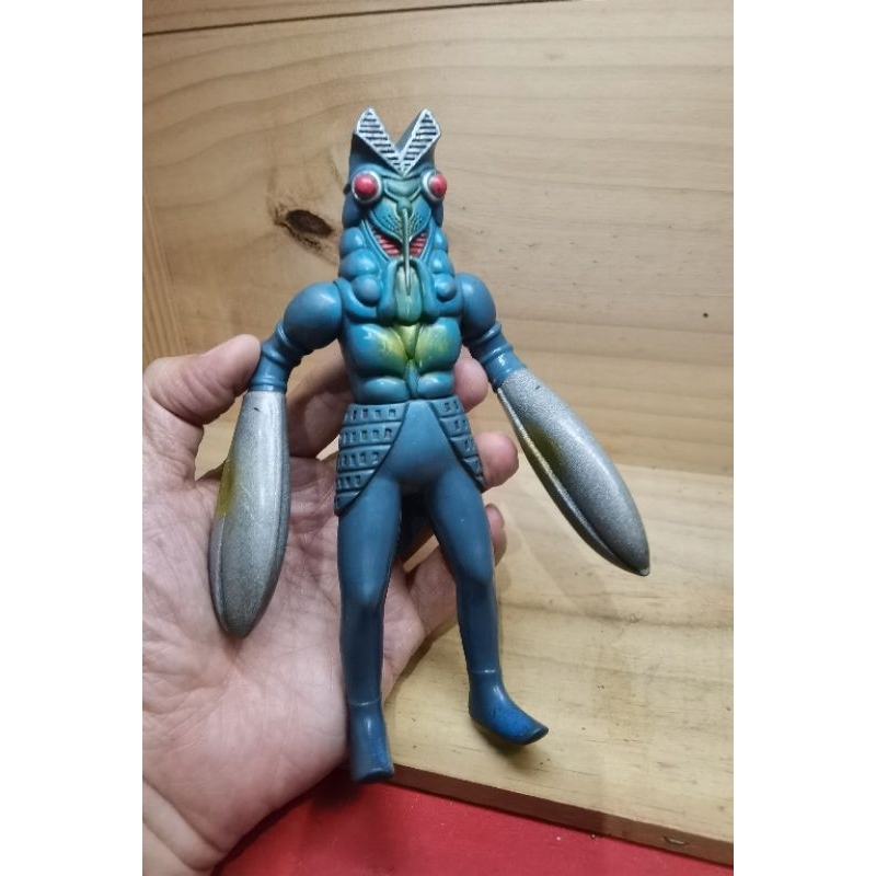 80's Vintage Bandai Ultraman Monster Series - Alien Baltan | Shopee ...