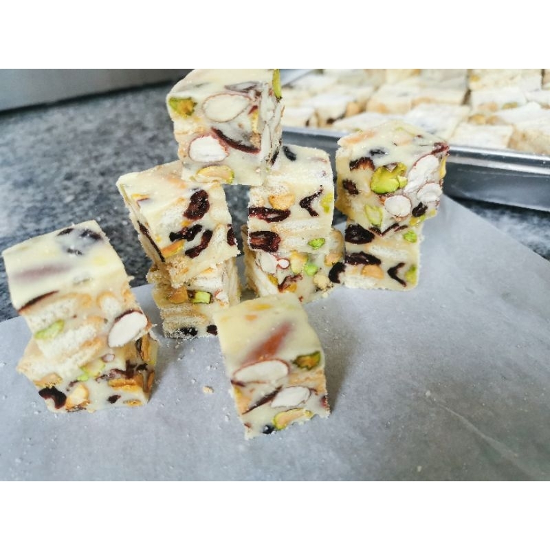 Snowflake Crisps % halal ingredient, nuts almond, premium cranberry ...