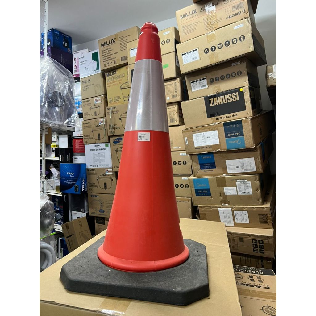 77cm Road Safety Cone Traffic Cone Multipurpose 30" Big (RED)/kon jalan ...