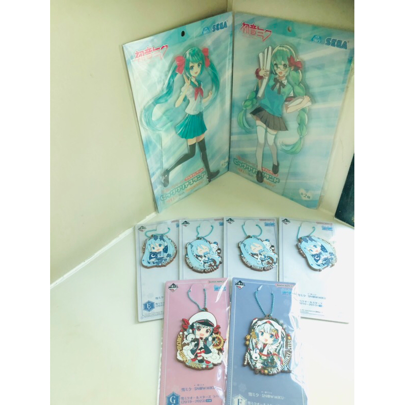 Hatsune Miku 2 units Big Clear Standee + 6 Snow Miku Rubber Charm ...