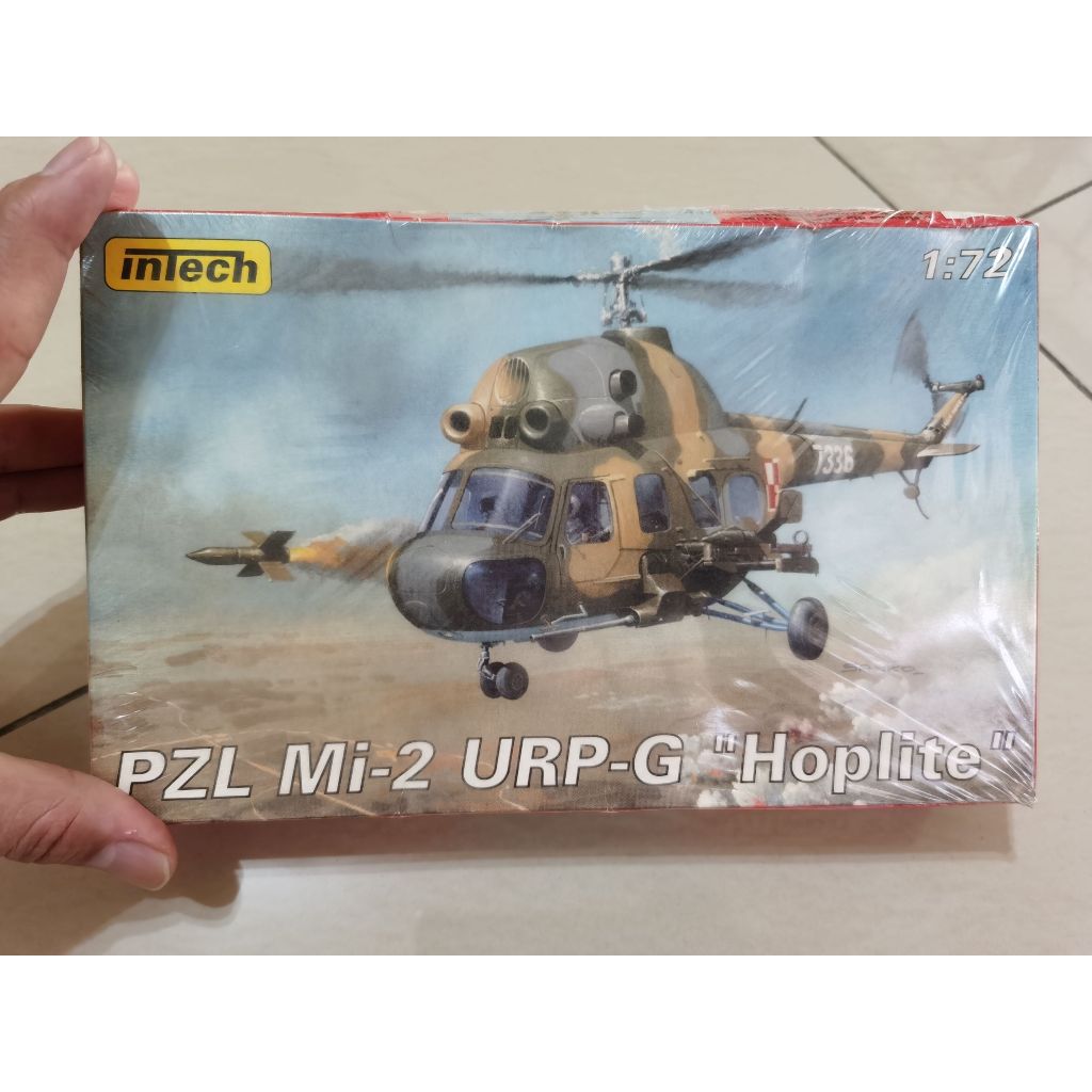 Intech 2 1/72 PZL Mi-2 URP-G "Hoplite" helicopter plastic model kit ...