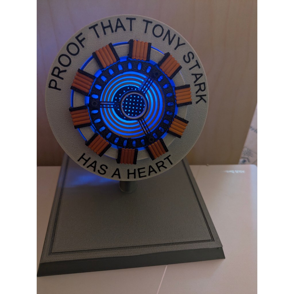 Iron Man Arc Reactor Lamp – Proof That Tony Stark Has a Heart – Marvel ...