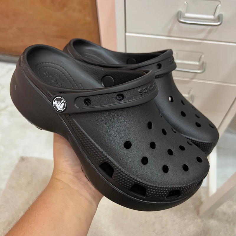 Crocs Women 1 Classic Crush Clog Colored Bone Ladies Beach Shoes ...