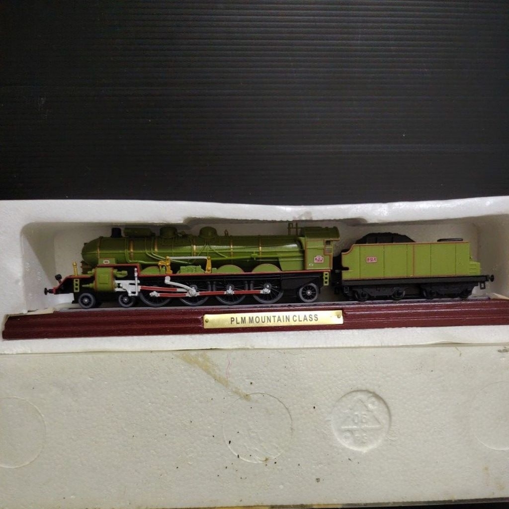 Atlas Editions PLM MOUNTAIN CLASS Static Model Locomotive on Plinth ...