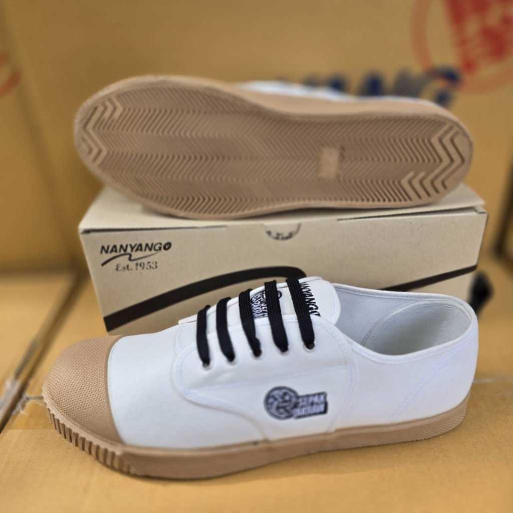 [Size 39-45] LIMITED EDITION NANYANG V Nanyang Canvas Shoes SEPAK ...