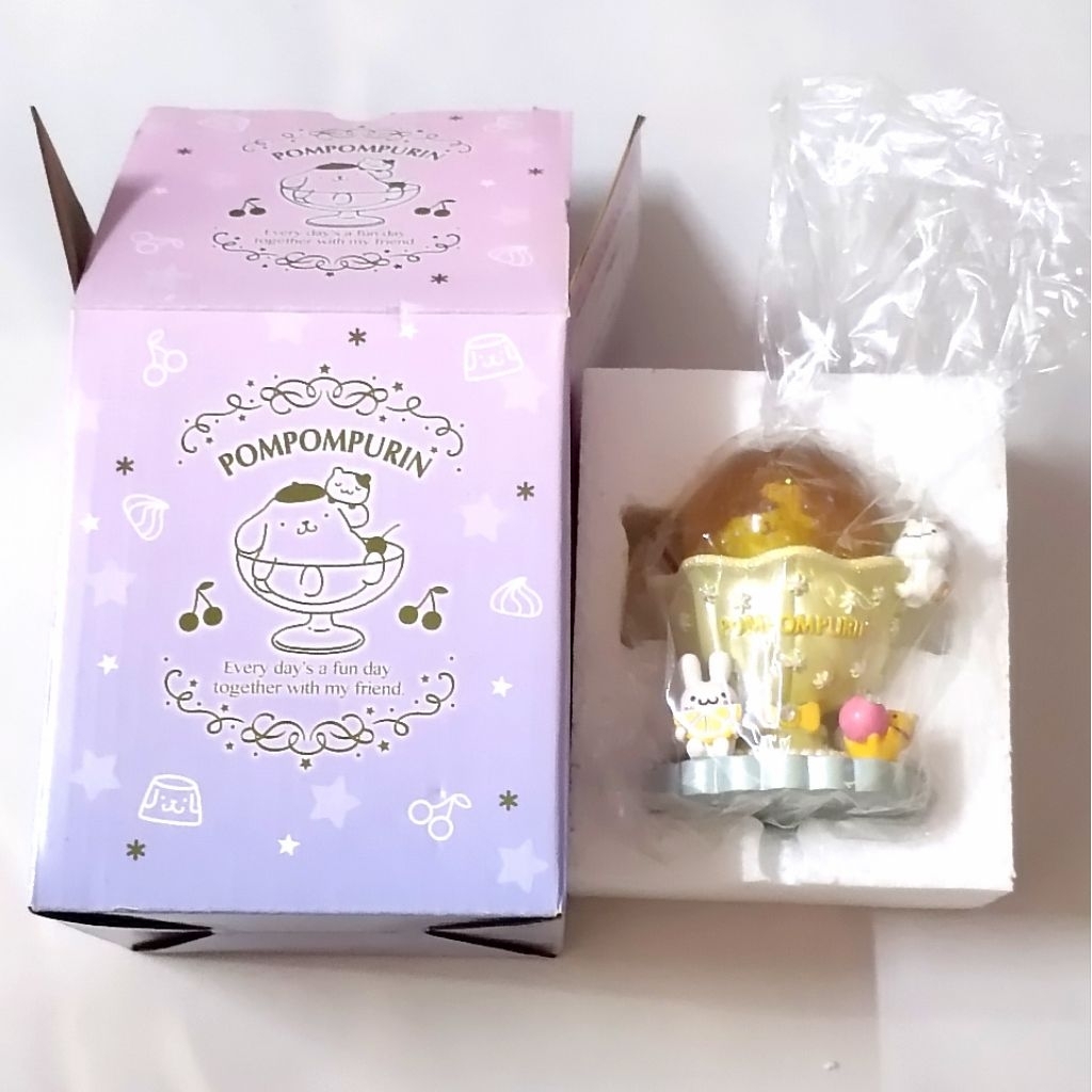 - Official Sanrio Pompompurin 2019 Christmas Limited Edition Snow Globe ...