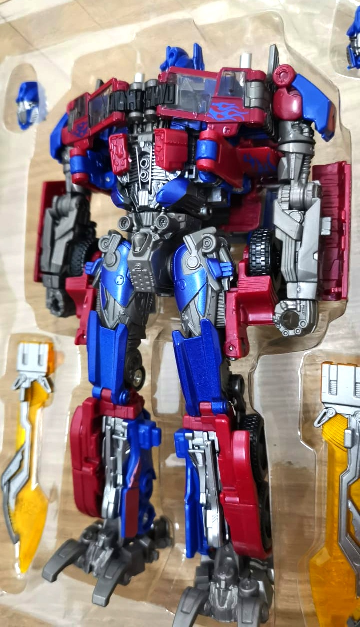 Dr Toy 2 in 1 SS05 Optimus Prime Transformers Studio Series Voyager ...