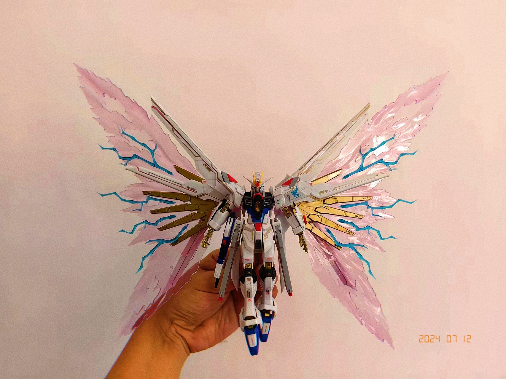 (DDB Corgi) Fluorescent Effect Wing + Action Base Set - HG 1/144 Mighty ...