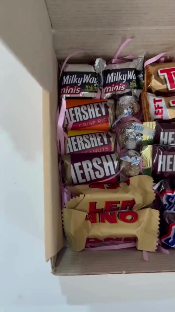 CHOCOLATE GIFT BOX 16 PIECES SMALL BOX- TWIX HERSHEY'S SNICKERS MILKY ...