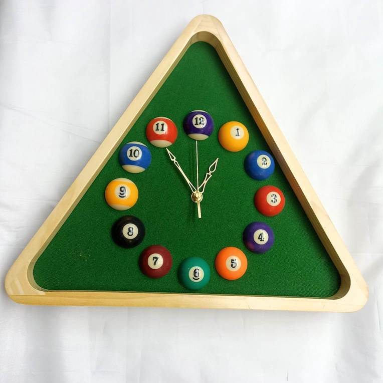 WOODEN TRIANGLE CLOCK WITH BILLIARD BALL DESIGN (1PC) / ORASAN SA ...