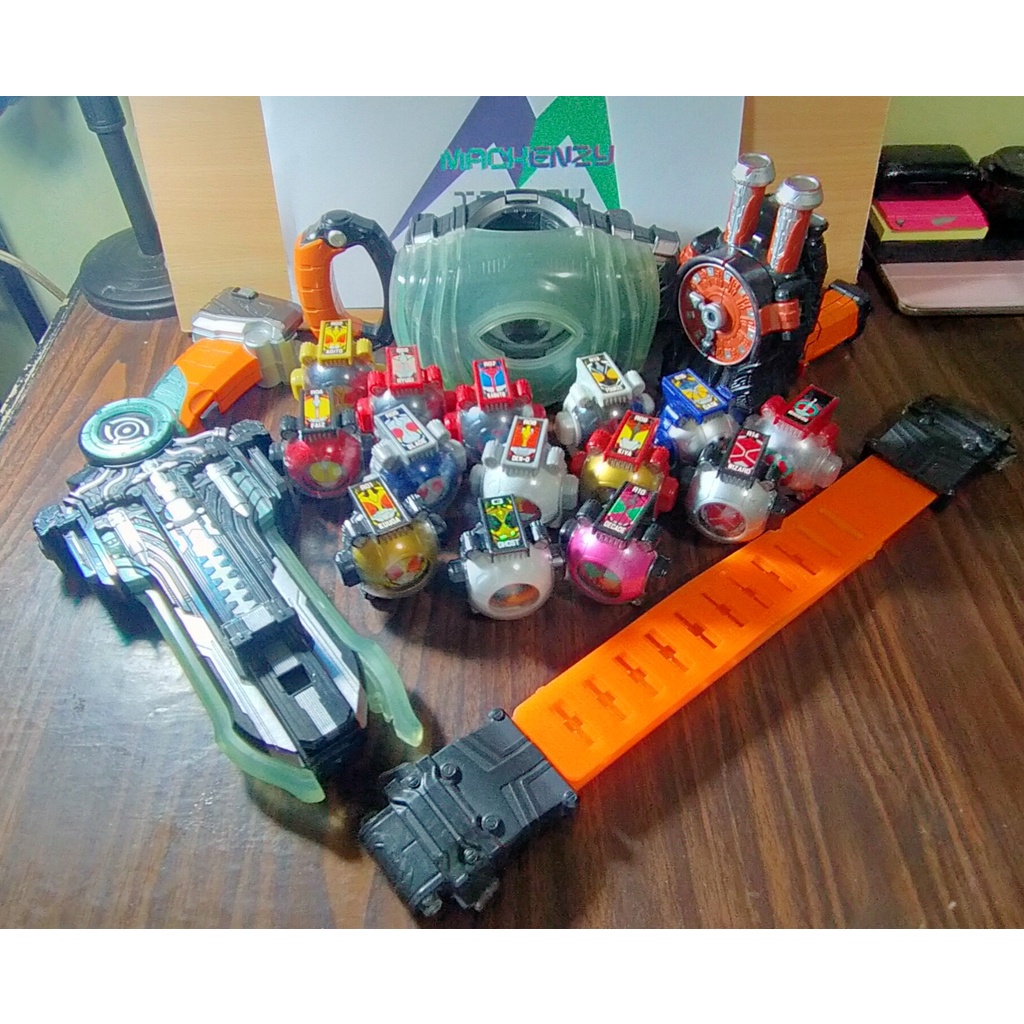 DX Ghost Driver Kamen Rider Ghost / Masked Rider Ghost Legend Eyecons w/Gungun Saber and Bat ...