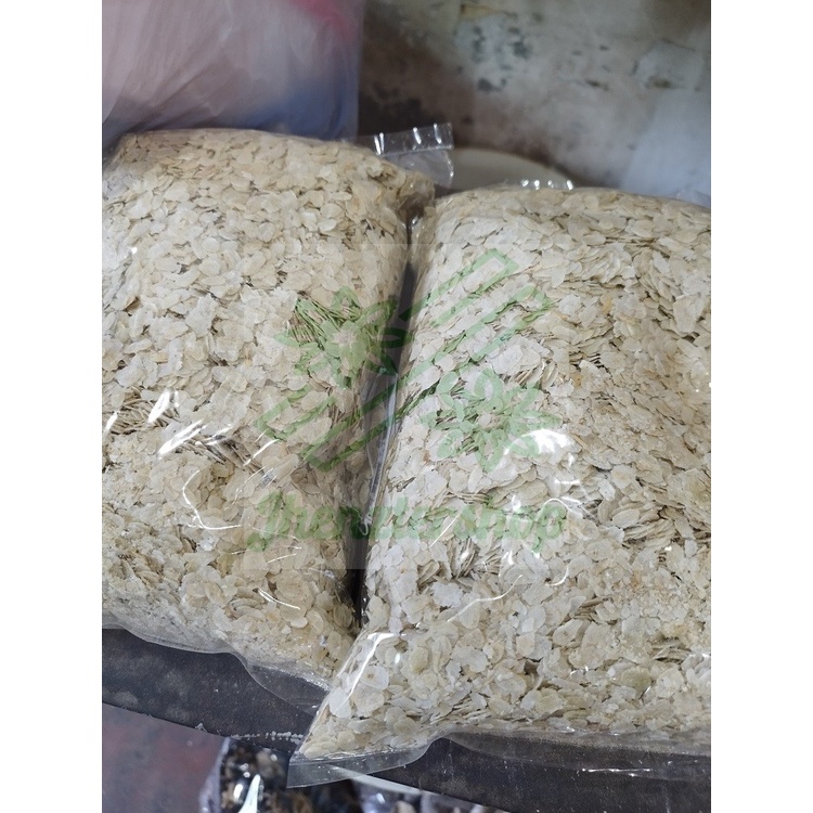 Pinipig Flat / Hilaw, Busa / Toasted 1kilo | Shopee Philippines
