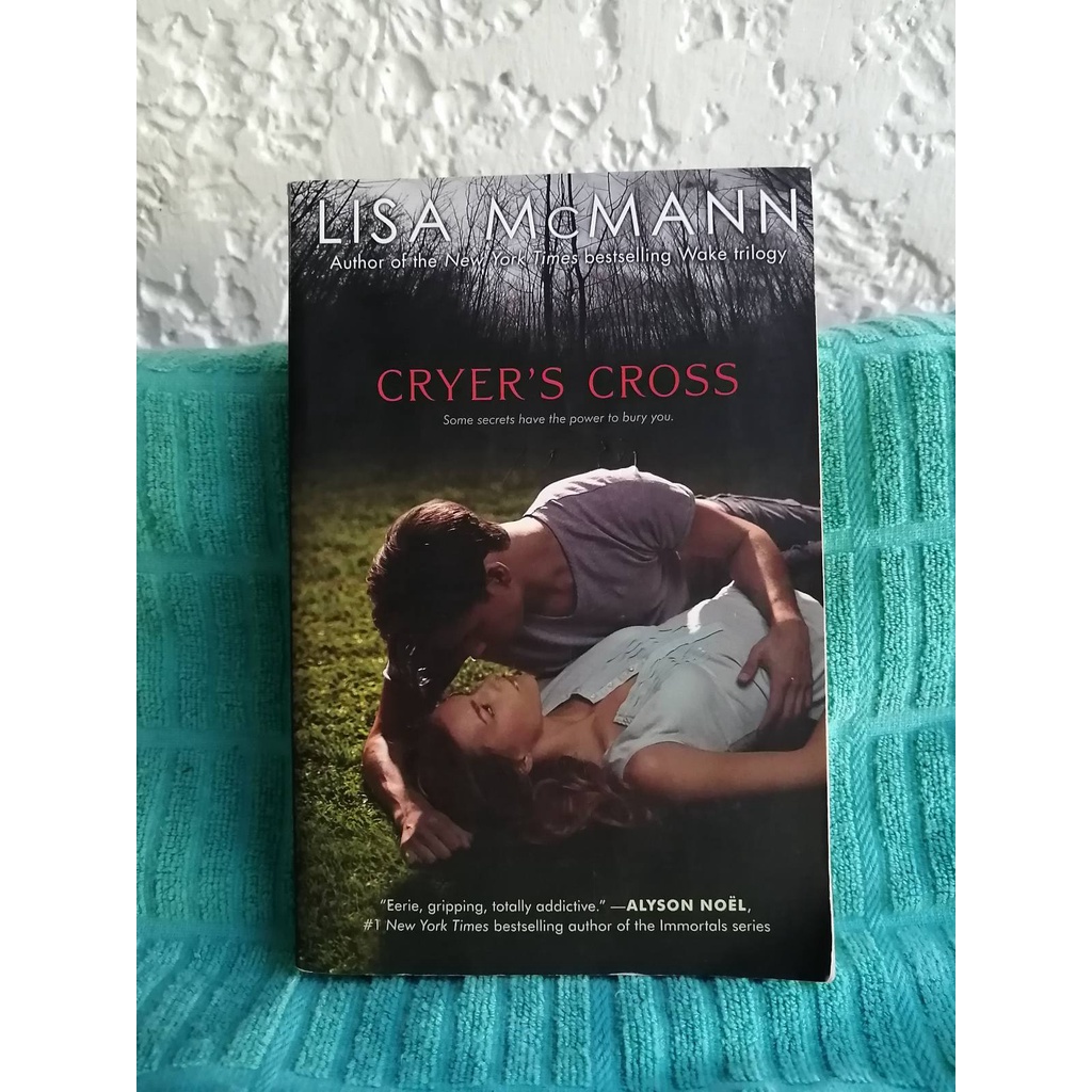 Cryer's Cross by Lisa McMann (pre loved / tpb) | Shopee Philippines
