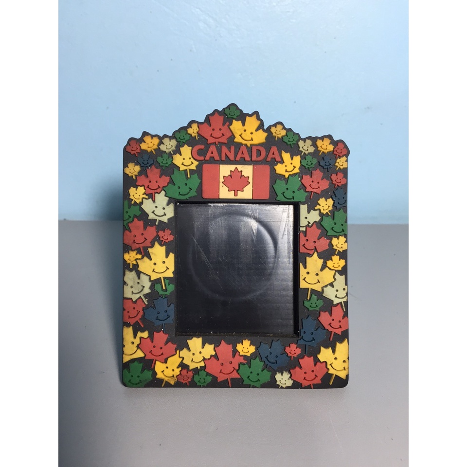 Canada Leaves Plastic Picture Frame | Shopee Philippines