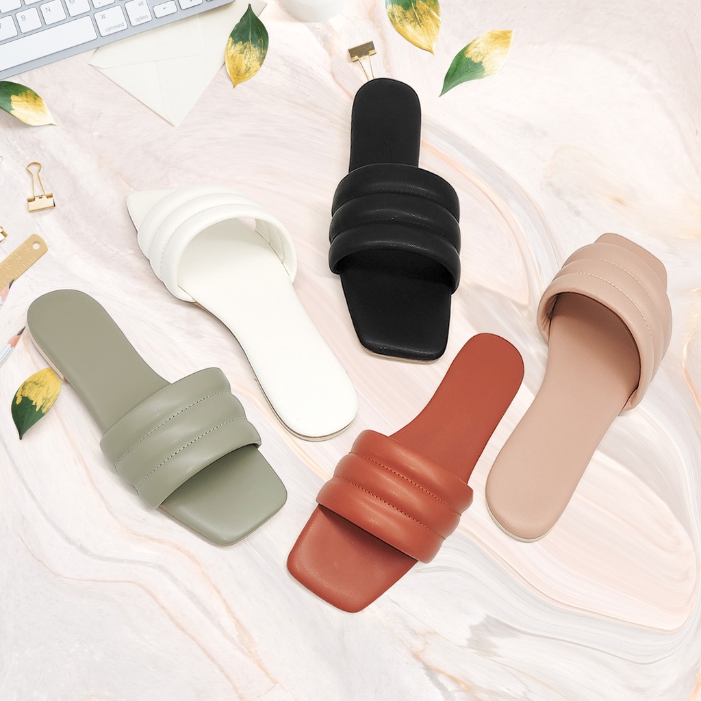 R&A832 Flat Square Toe with Triple Partition Padded Toe Strap Slides ...