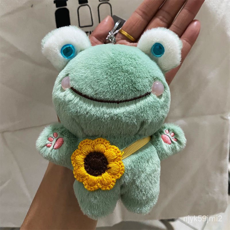 South Korea s seventeen Xu Minghao Kim Mingyu with the same bag pendant ...