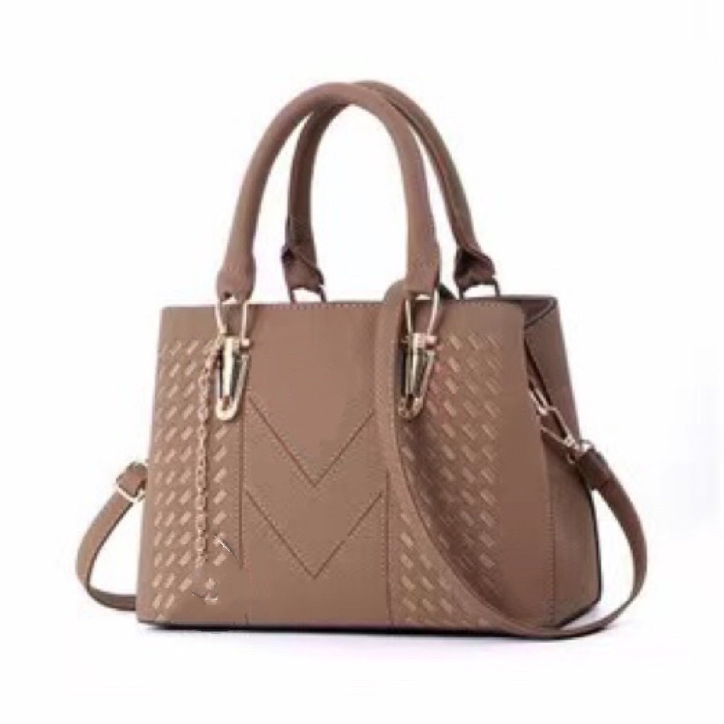 AW New fashion handbags/handbag slingbag new fashion bag | Shopee ...