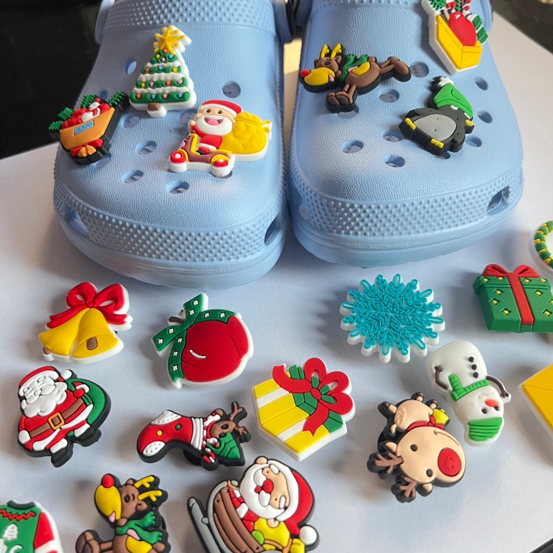 Random one NEW Crocs Jibbitz /Christmas/Gift/ jibbitz Winter/Snowflake ...