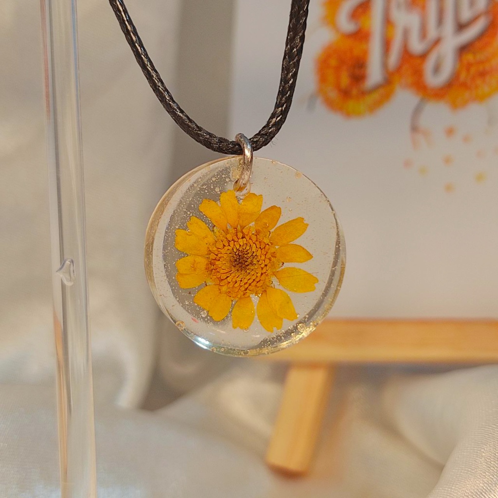 The Sunshine Collection Pressed Flowers Resin Necklace | Shopee Philippines