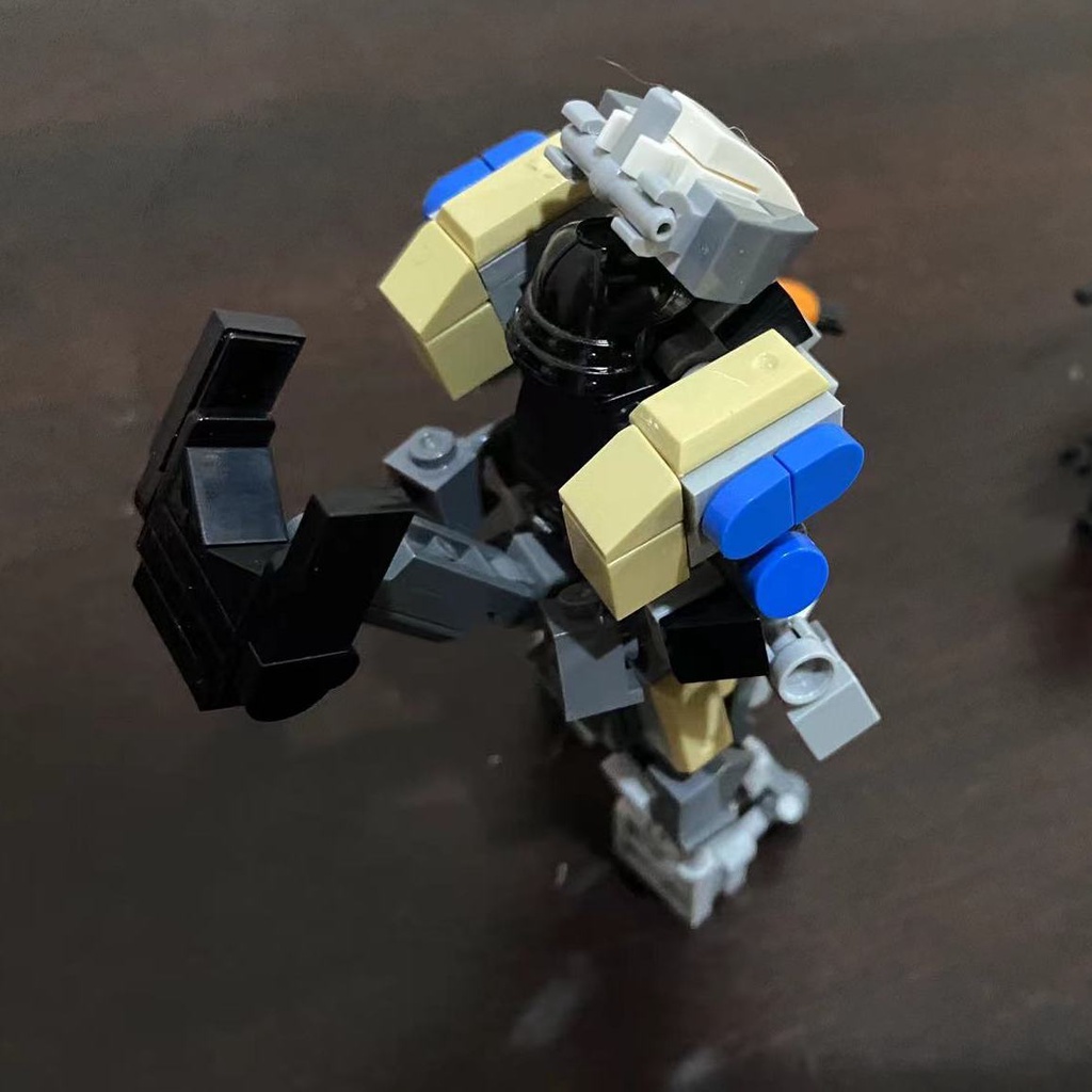 Small Small Mecha Can Carry Minifigures Outer Skeleton Robot MOC ...