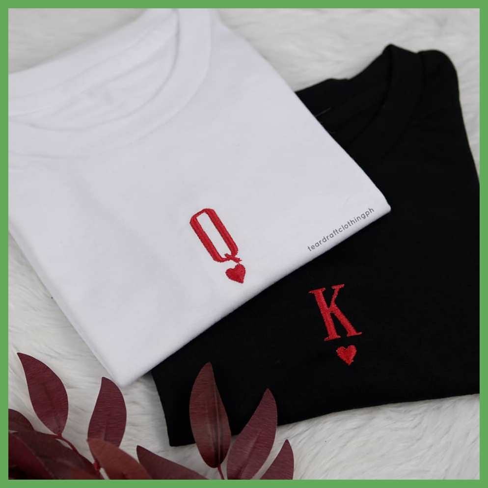 EMBROIDERED>Oc)KING)r>AND)U>QUEEN)E>HEART)g>|)k>TEAR)n?DRAFT*y?CLOTHING ...