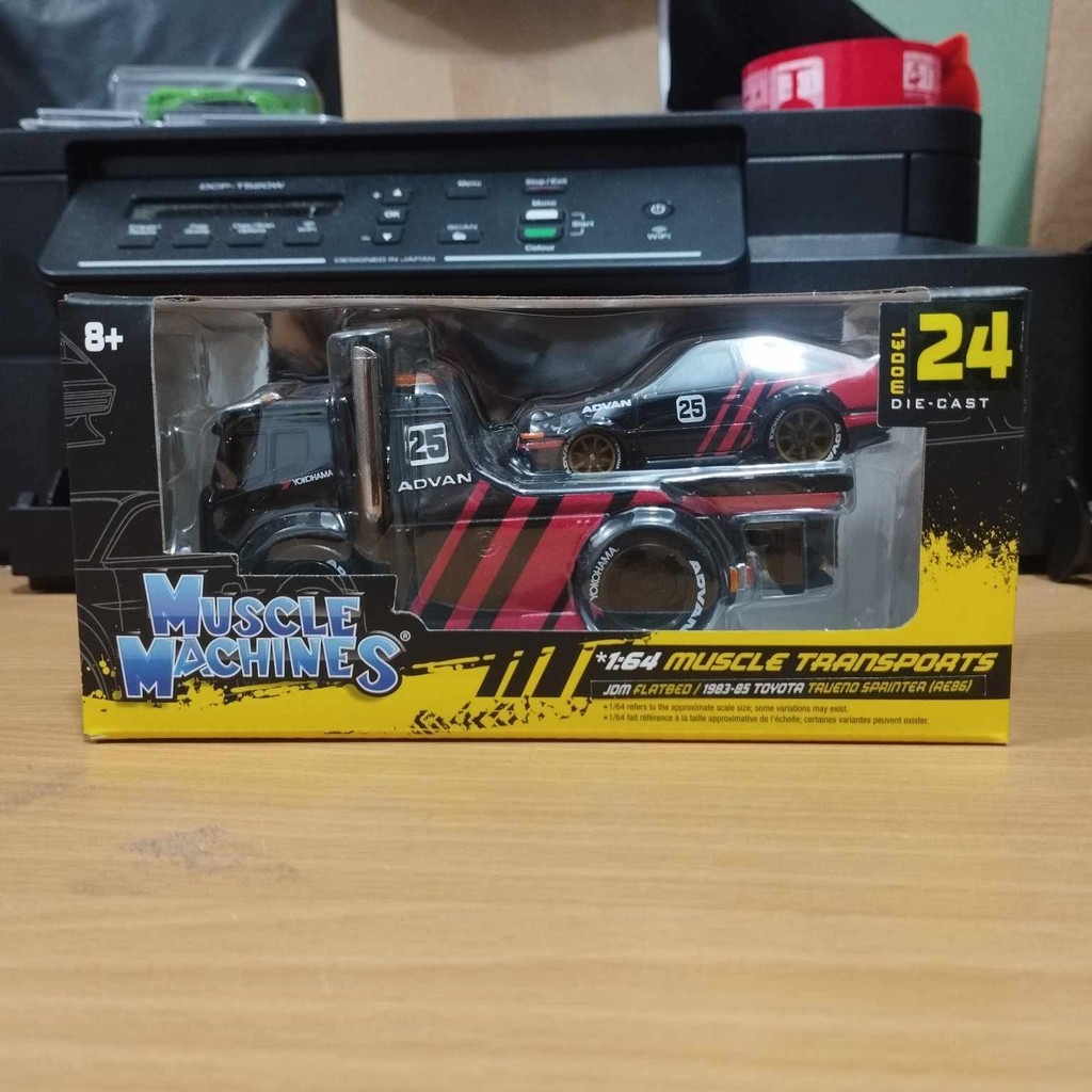 Muscle Machines JDM Flatbed / 1983-85 Toyota Trueno Sprinter (AE86) 1:64 Muscle Transport ...