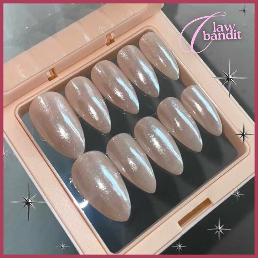 PEARL>L)CHROME)f>THE)d>CLAW)C>BANDIT)r>GEL)F>FAKE)W>NAILS)V>PRESS ON ...