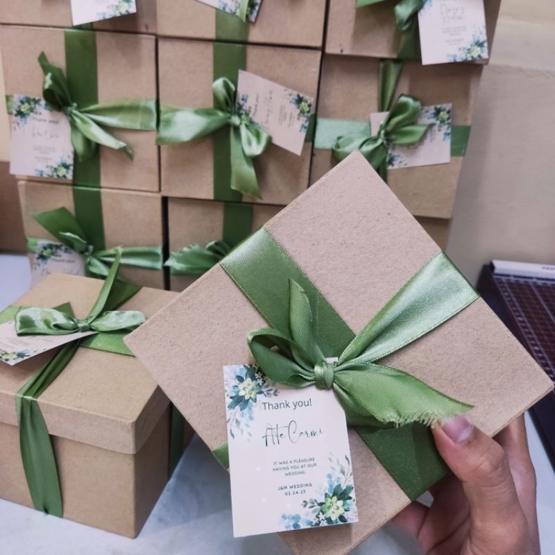 300ml Clear Mug with Lid in Gift Box_Ribbon,Tag, Shredded Paper, Box ...