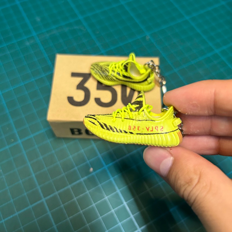 Yeezy 350 V2 MULTIPLE DESIGNS (Mini Keychains) | Shopee Philippines