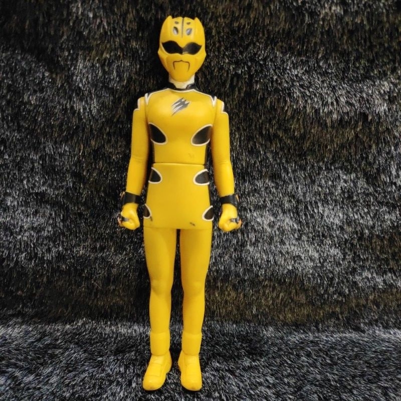 COLLECTIBLE POWER RANGER GEKIYELLOW . | Shopee Philippines