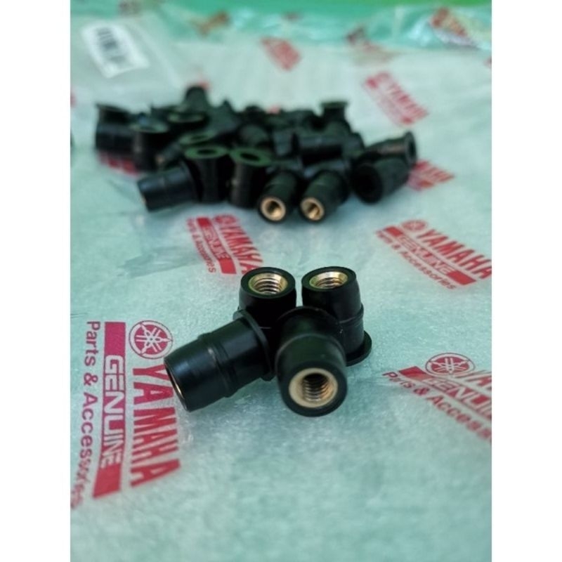 1pc M5 RUBBER NUT WINDSHIELD AEROX, NMAX, PCX, GSX, CBR, R1 R3 R6 R15 ...