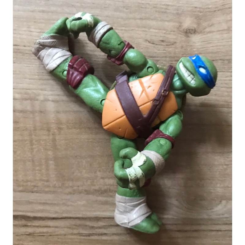 Leonardo action figure Teenage Mutant Ninja Turtles heroes in the half ...