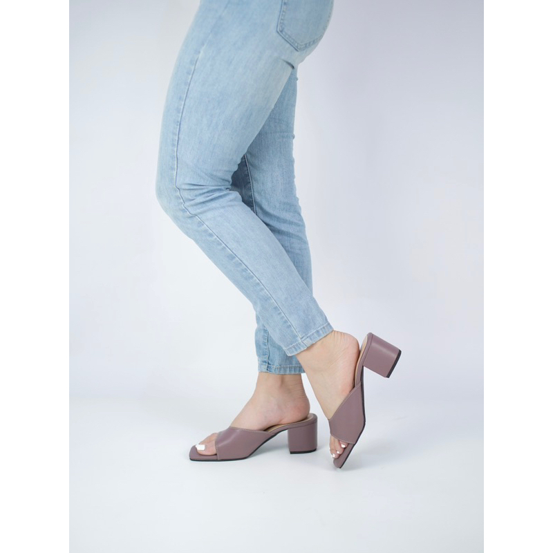 CRIZA SHOES MIYA 2.5 INCHES HEEL | Shopee Philippines