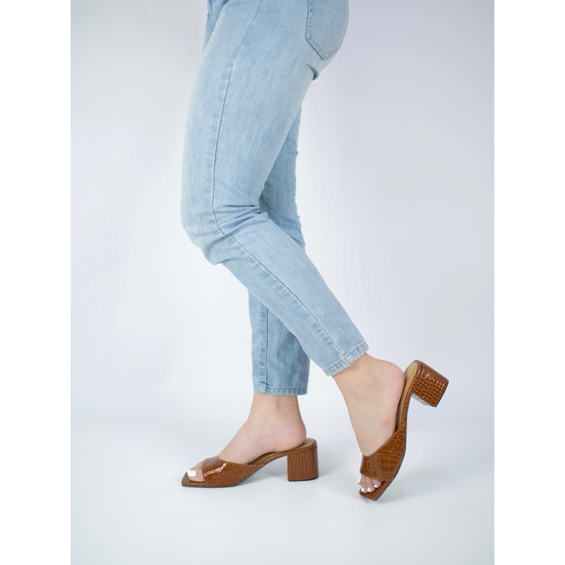 CRIZA SHOES MIYA CROC 2.5 INCHES HEELS | Shopee Philippines