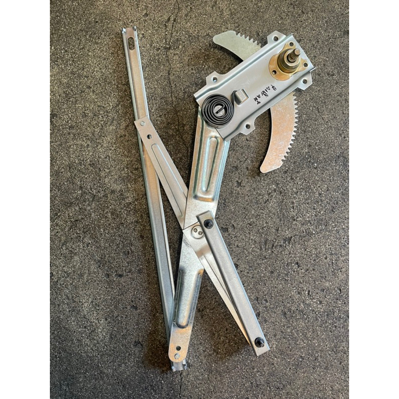 Isuzu Hilander 1991-1999 Front Window Mechanism (Manual) | Shopee ...