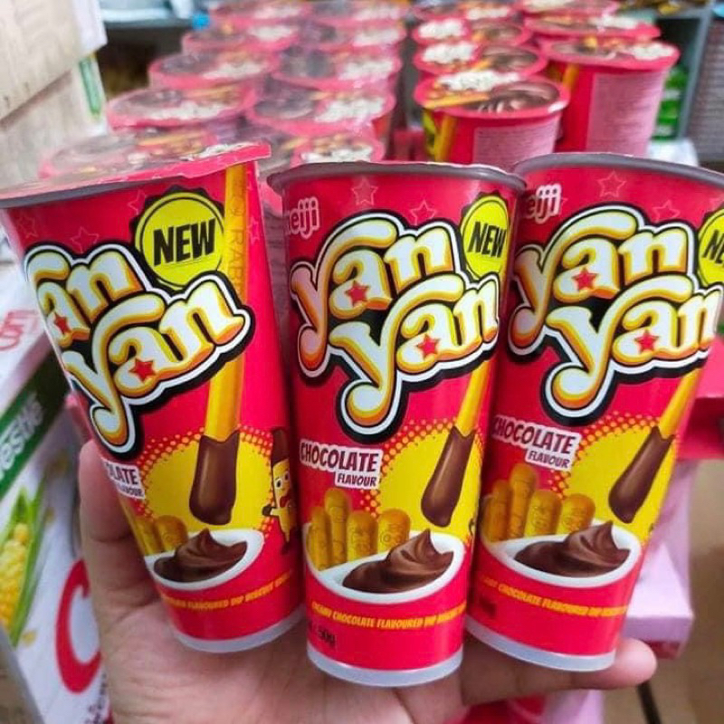 10pcs Meiji Yan Yan Chocolate Pretzels 50g, Biscuit sticks choco dip ...