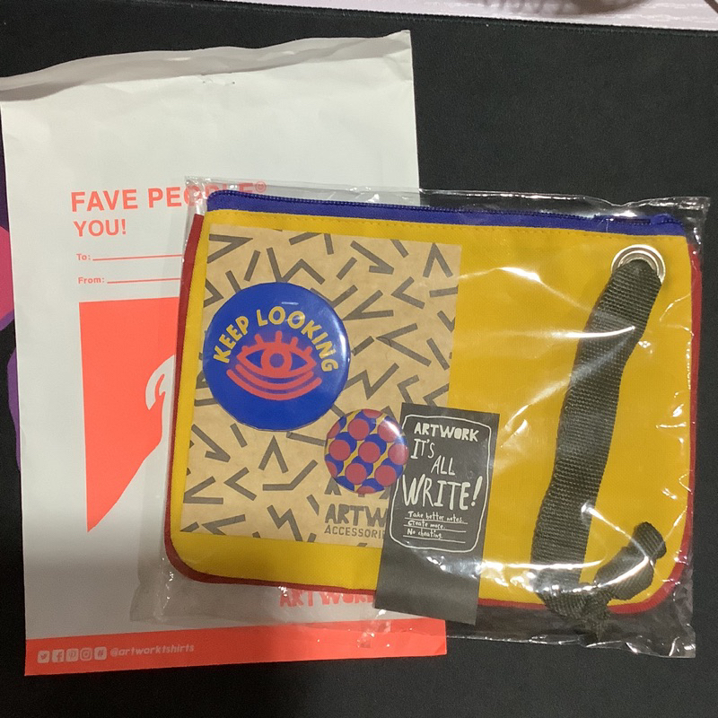 ARTWORK Keep Looking (Small Pouch with 2pc Button Pins) | Shopee ...