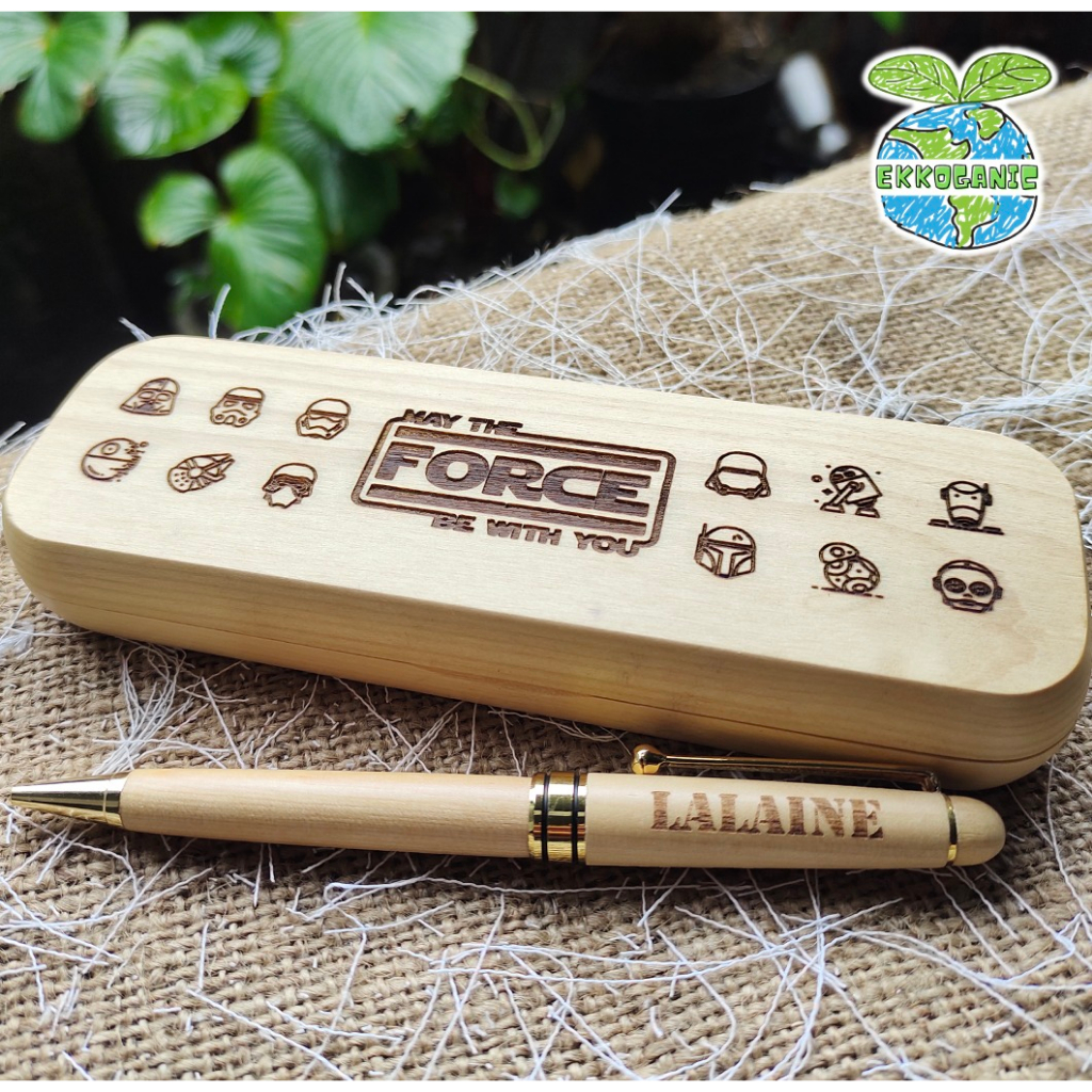 𝗣𝗲𝗿𝘀𝗼𝗻𝗮𝗹𝗶𝘇𝗲𝗱 𝗪𝗼𝗼𝗱𝗲𝗻 𝗕𝗮𝗺𝗯𝗼𝗼 𝗕𝗮𝗹𝗹𝗽𝗼𝗶𝗻𝘁 𝗣𝗲𝗻 𝘄𝗶𝘁𝗵 𝗰𝗮𝘀𝗲 (𝗹𝗮𝘀𝗲𝗿 𝗲𝗻𝗴𝗿𝗮𝘃𝗲) | Shopee Philippines