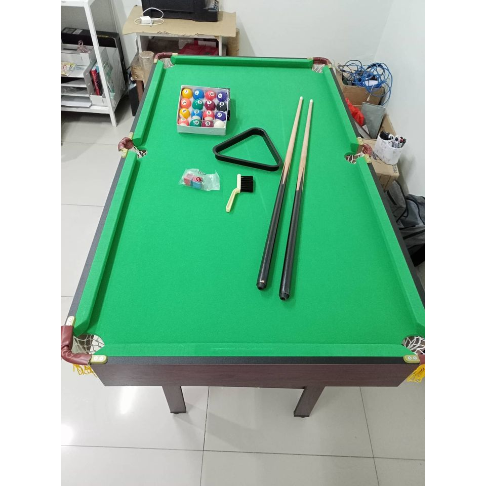 Brandnew 29x54 inches mini billiard table with complete set of ...